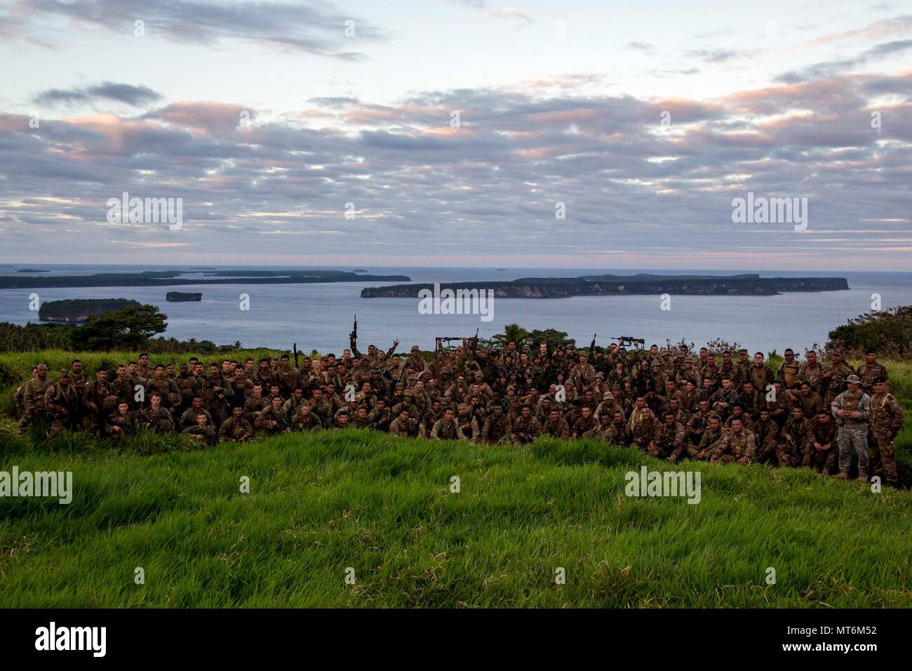 Tongas his majestys armed forces hi-res stock photography and images ...
