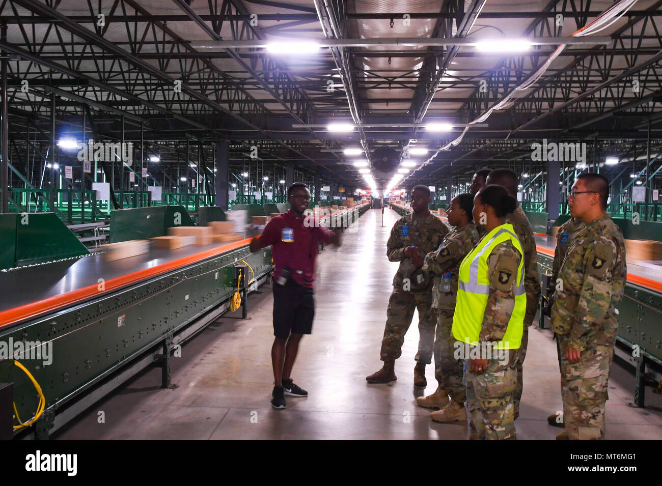 Soldiers assigned to A Company, 96th Aviation Support Battalion, 101st ...