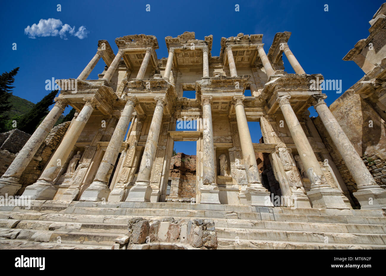 Middle east library medieval hi-res stock photography and images - Alamy