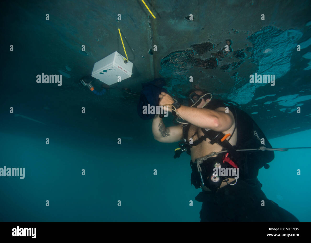 Limpet mines hi-res stock photography and images - Alamy