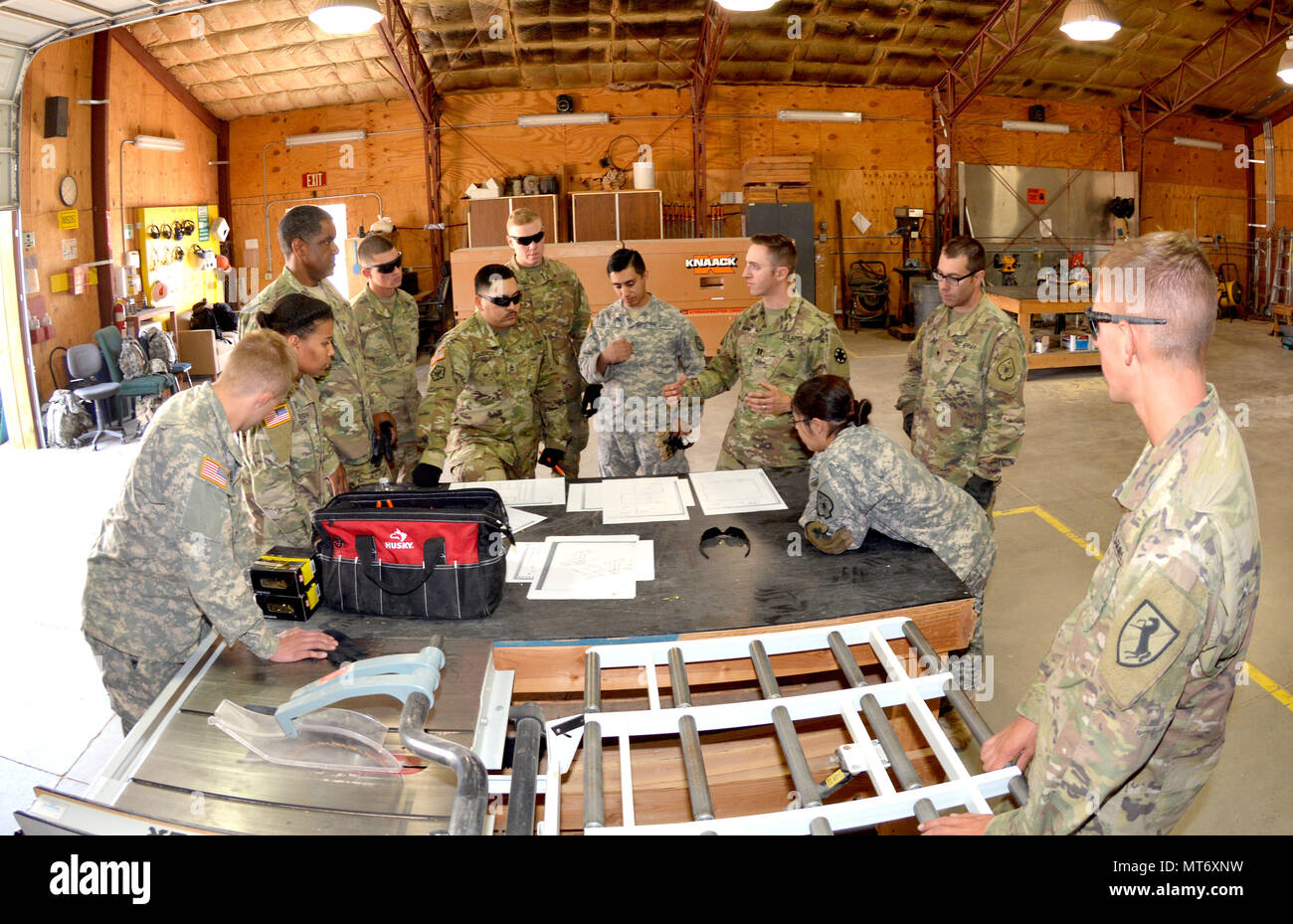Soldiers from the 58th Engineer Company, 11th Armored Cavalry Regiment ...