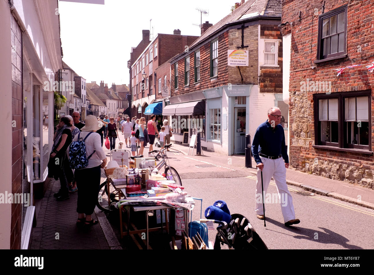 High street hythe kent england hi-res stock photography and images - Alamy