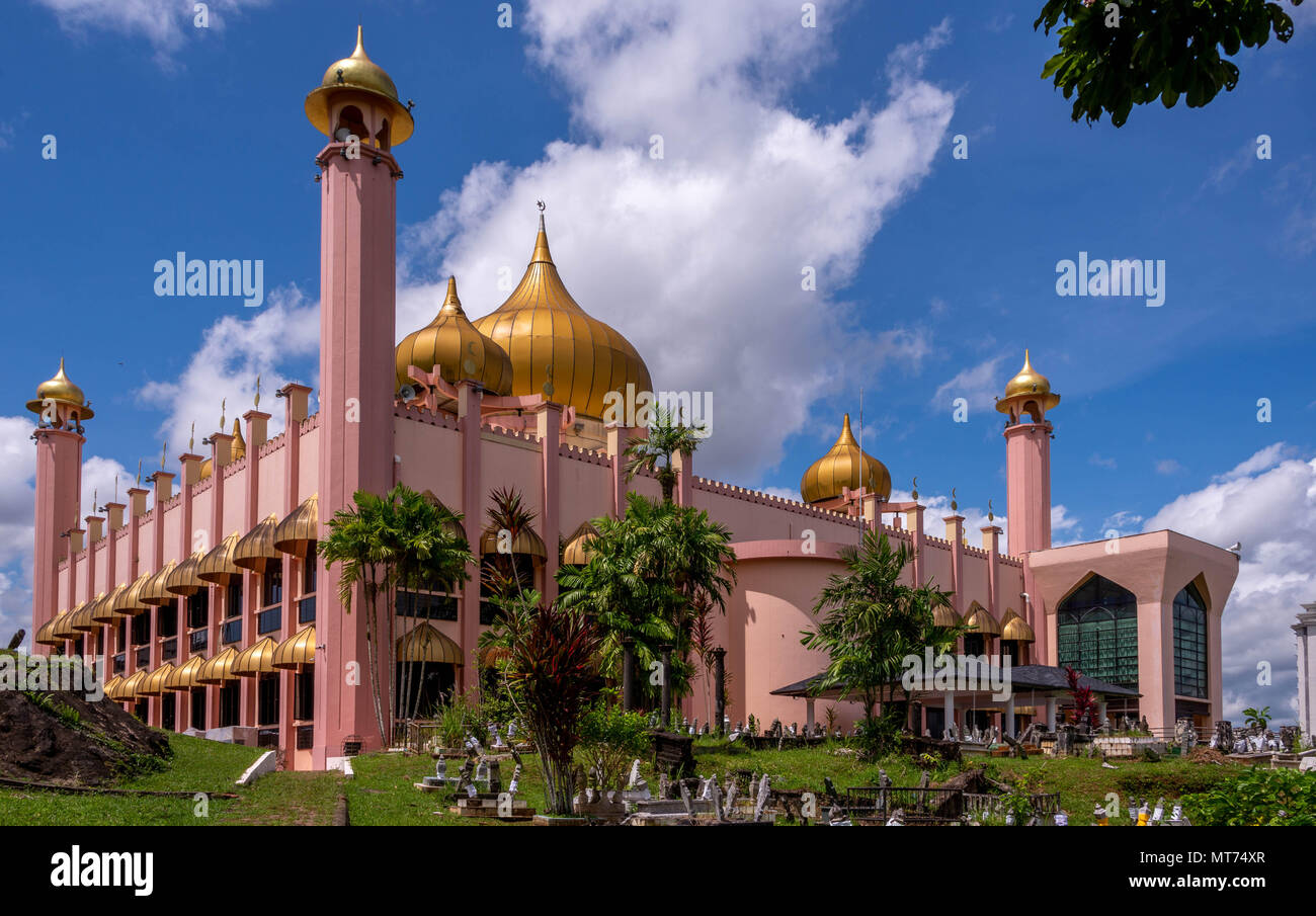 Islamic mosque in kuching city hi-res stock photography and images - Alamy