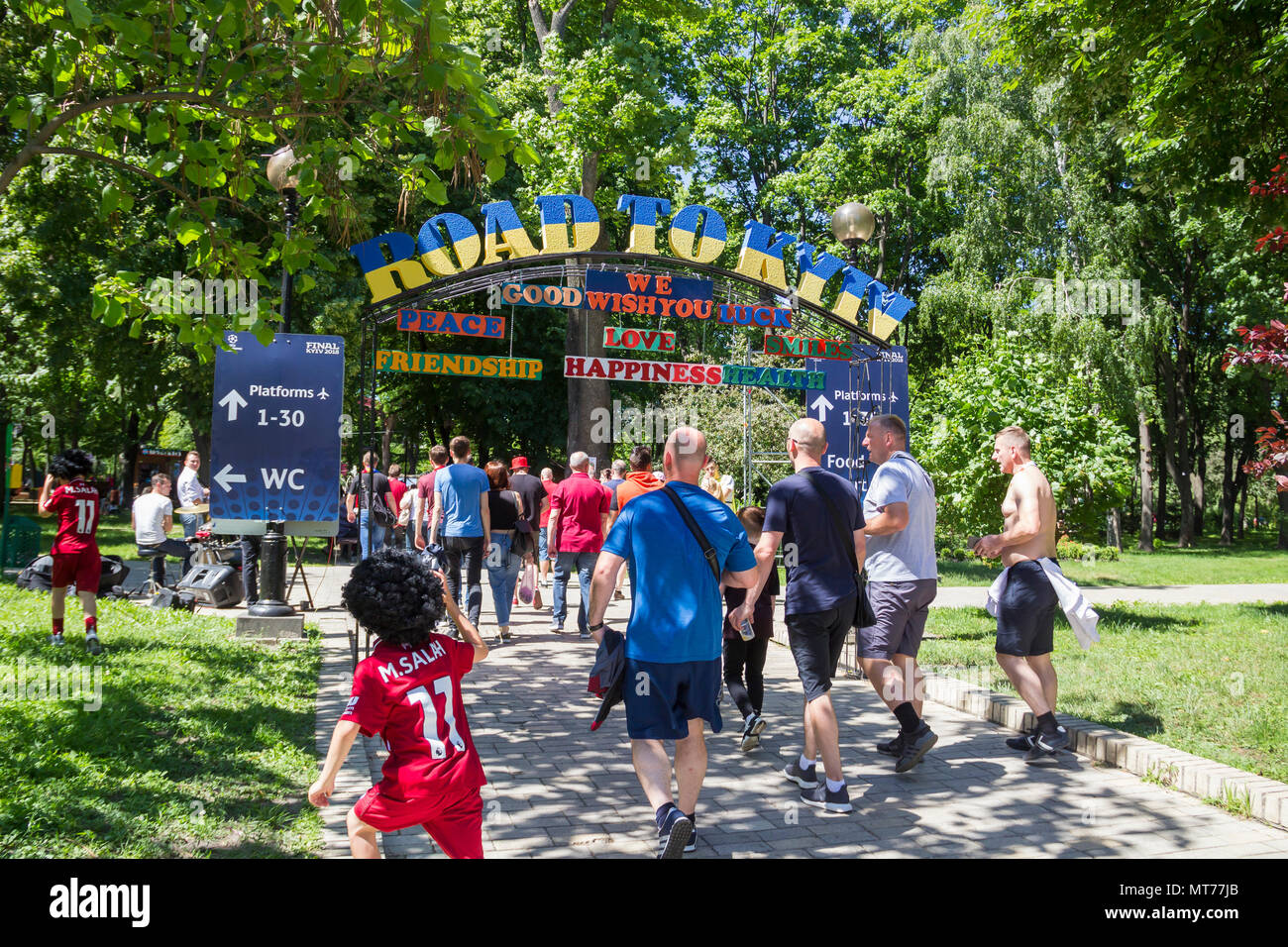 Liverpool real madrid fans hi-res stock photography and images - Alamy