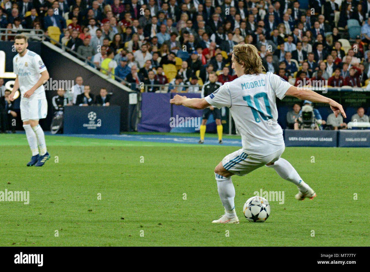 Modric 2018 champions league trophy hi-res stock photography and images ...