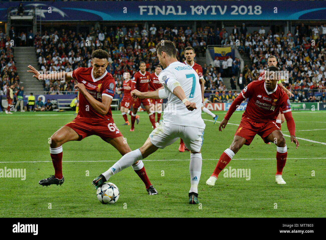 Cristiano ronaldo real madrid trophy hi-res stock photography and ...