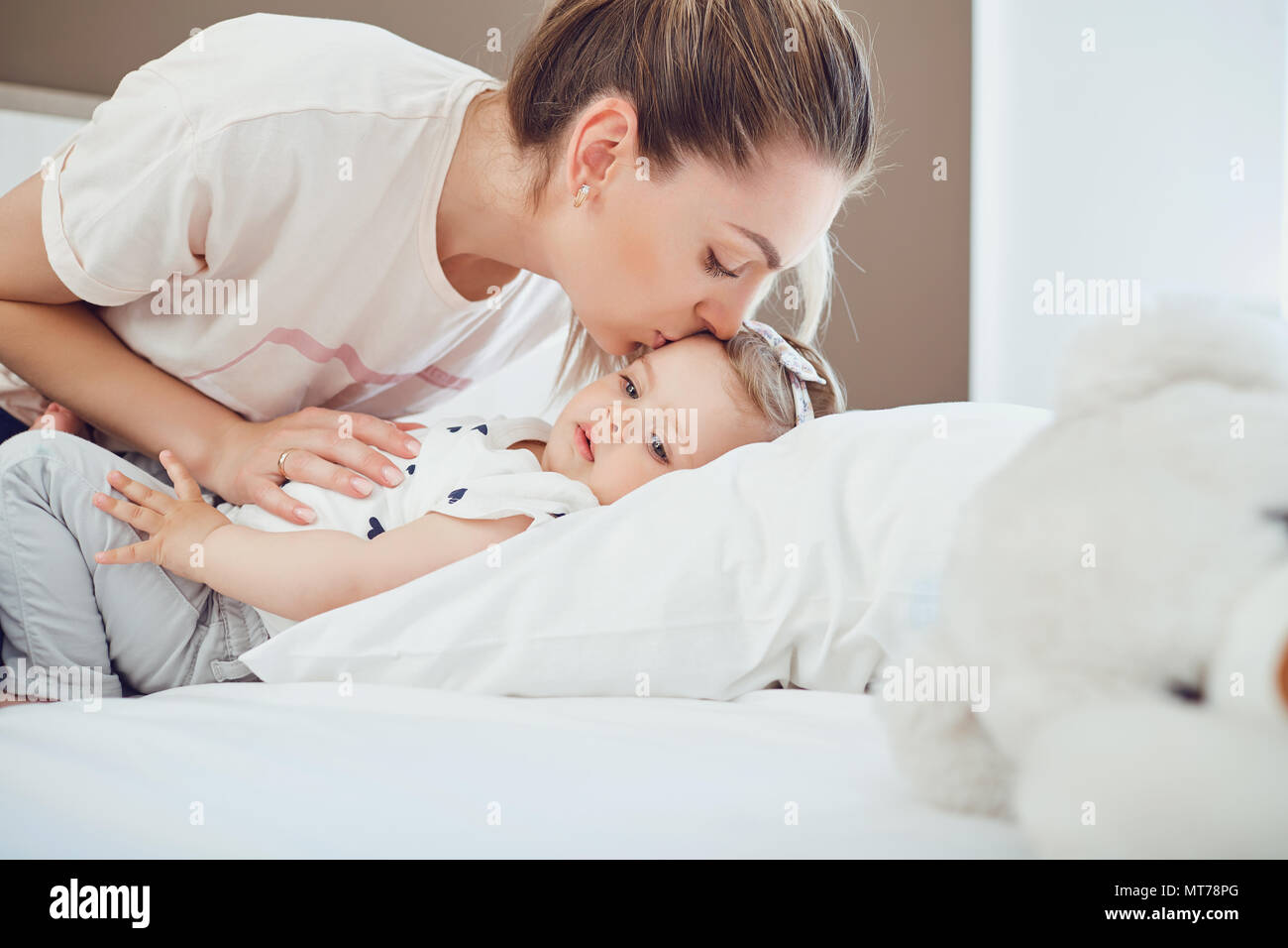 Baby and mum hi-res stock photography and images - Alamy