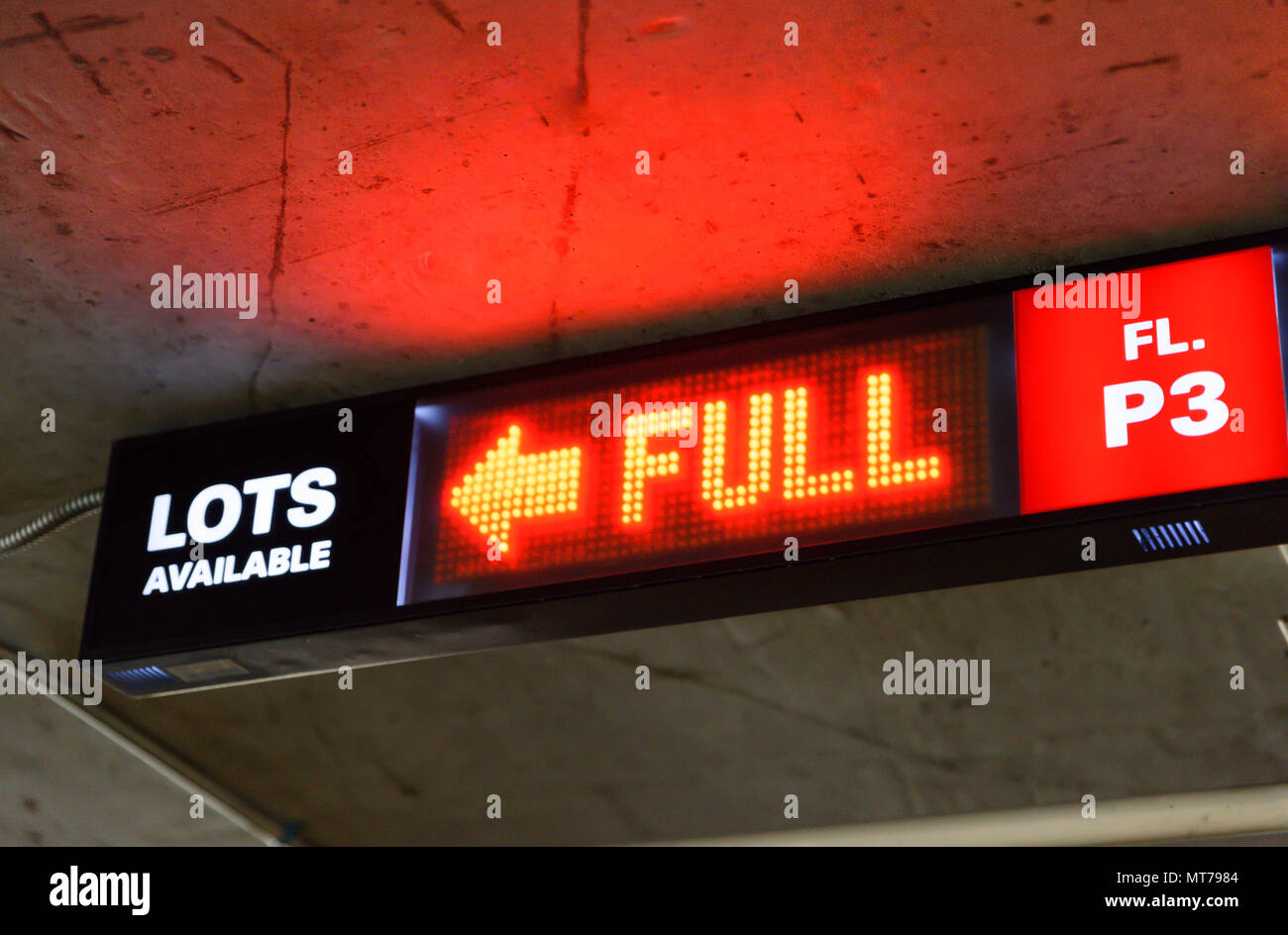 Direction sign arrow carpark hi-res stock photography and images - Alamy