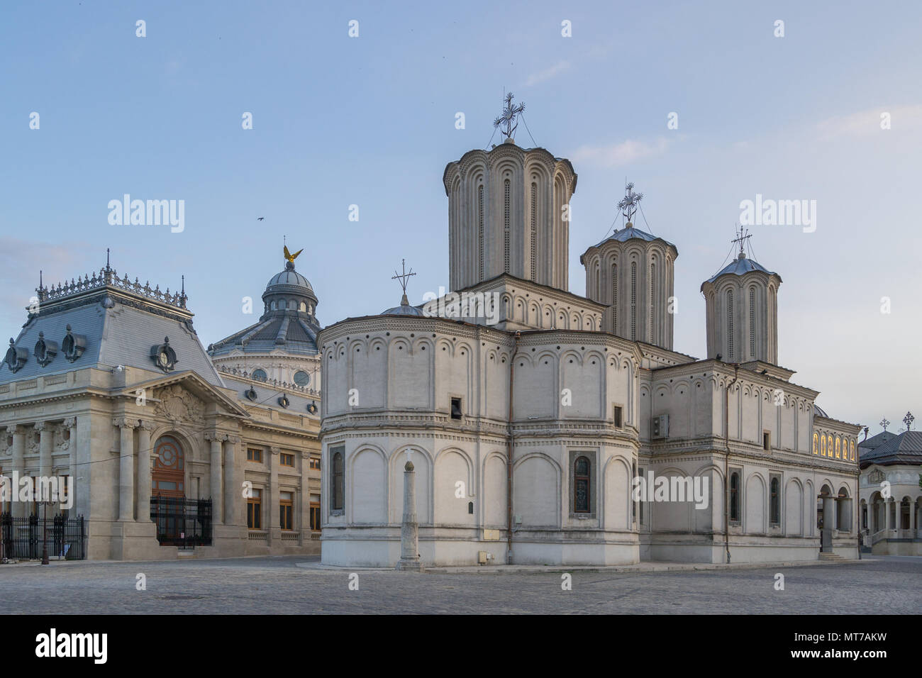 Cathedral bucharest hi-res stock photography and images - Alamy