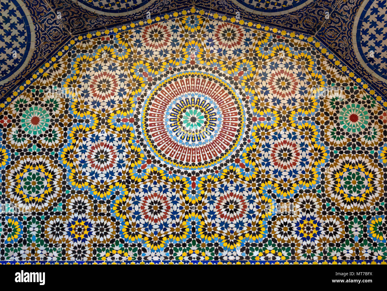Arabic pattern floor hi-res stock photography and images - Alamy