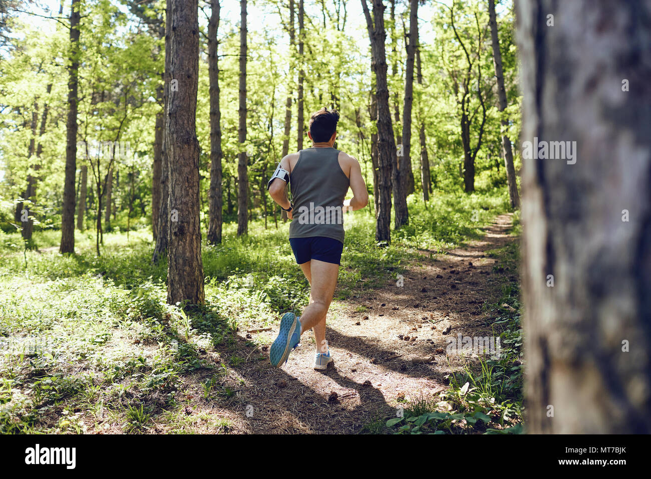 Forest run man hi-res stock photography and images - Alamy