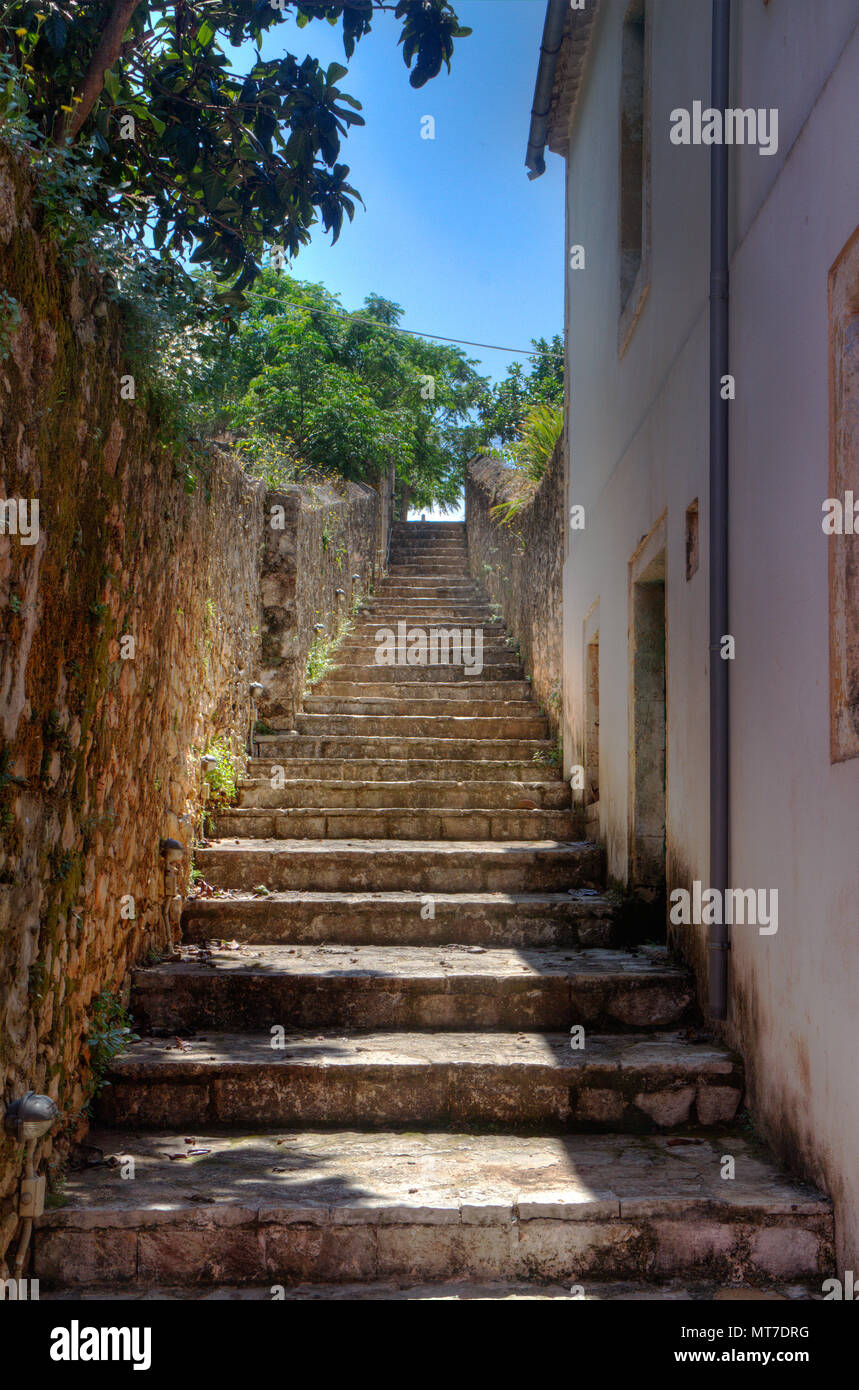 Ancient greek stone stairs hi-res stock photography and images - Alamy