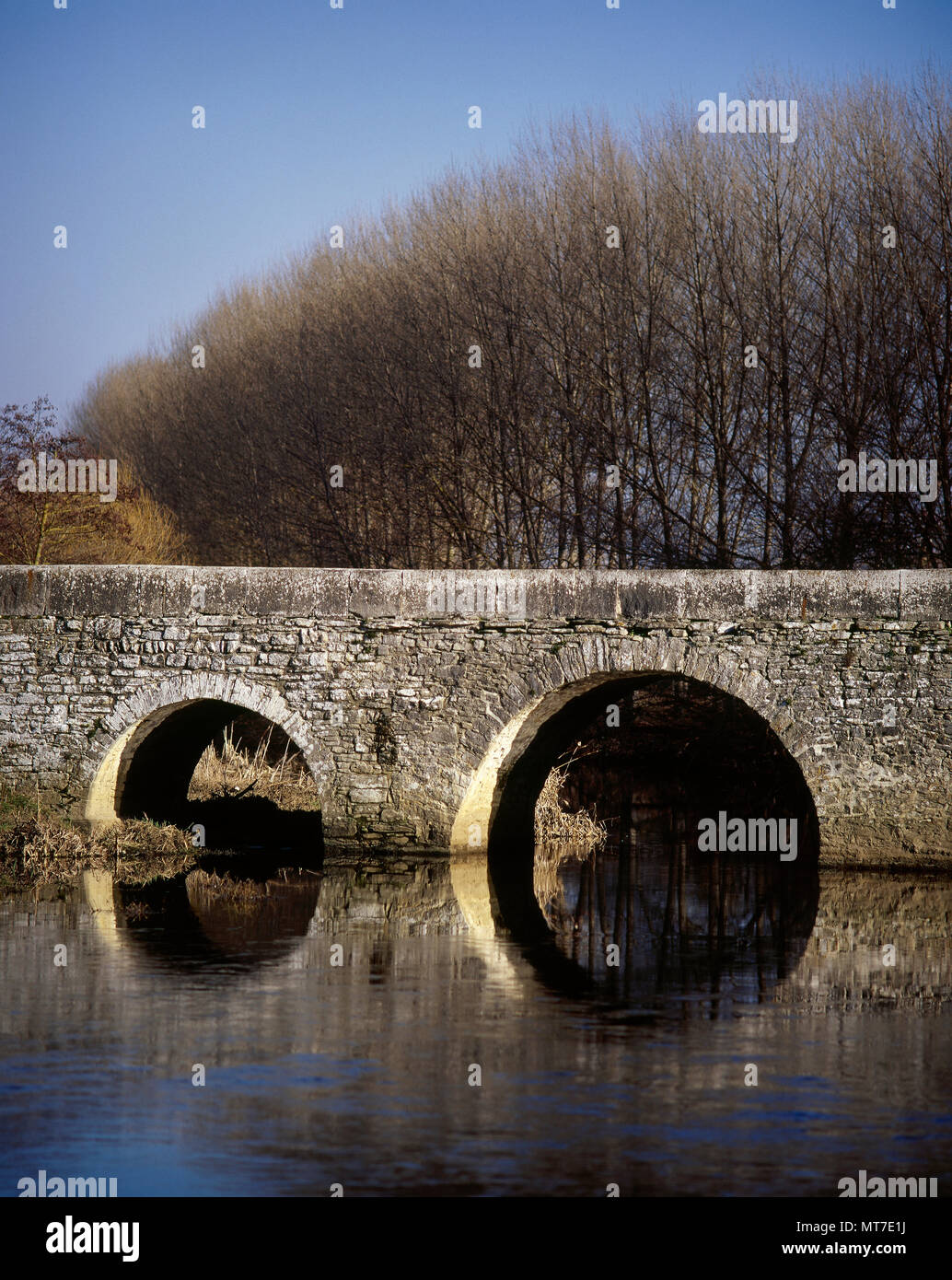 Ancient stone arch bridge over High Resolution Stock Photography and ...