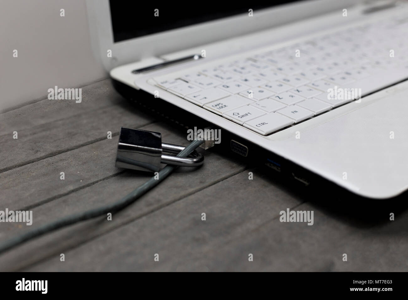 Using secure connection laptop hi-res stock photography and images - Alamy