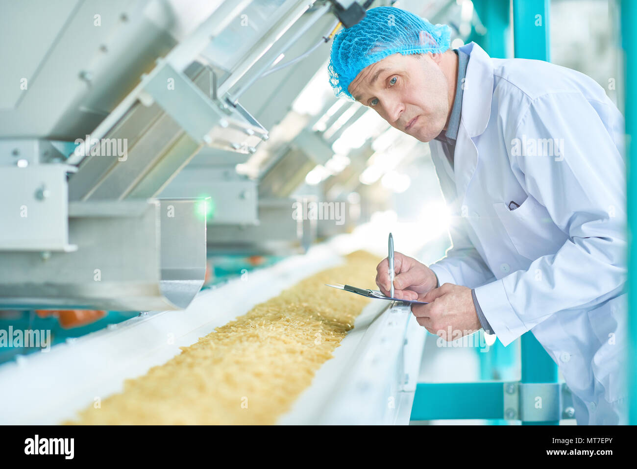 Food inspector hi-res stock photography and images - Alamy