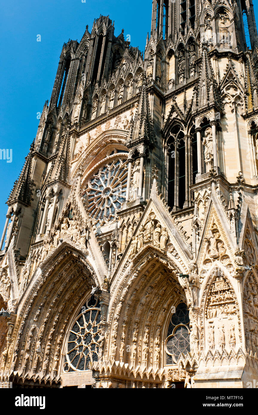 Npotre-Dame de Reims Cathedral, Reims, Grand Est Region, France Stock ...