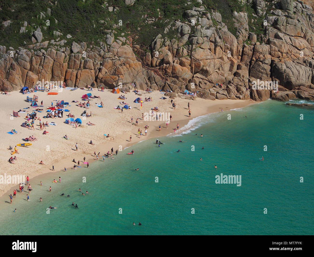 Cornwall beach paddling hi-res stock photography and images - Alamy