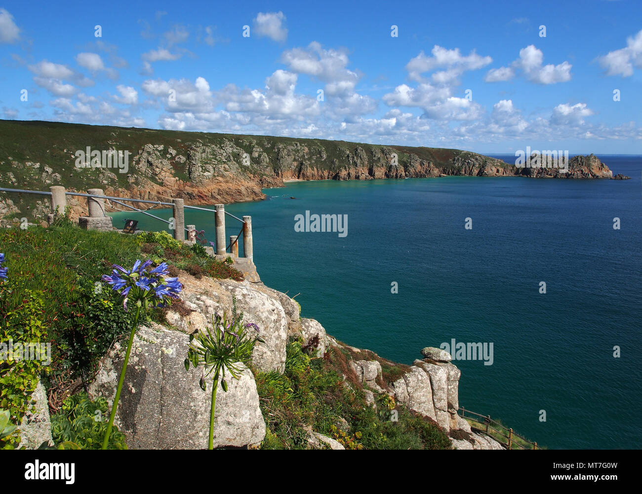 Minack rocky cliffs in cornwall hi-res stock photography and images - Alamy