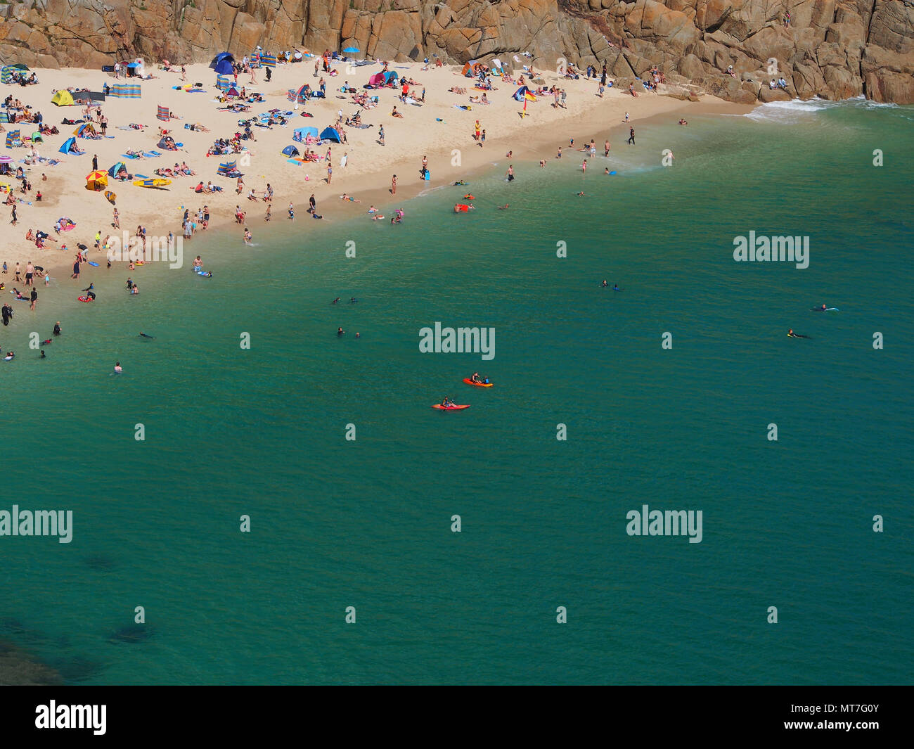 Women sunbathing uk hi-res stock photography and images - Alamy