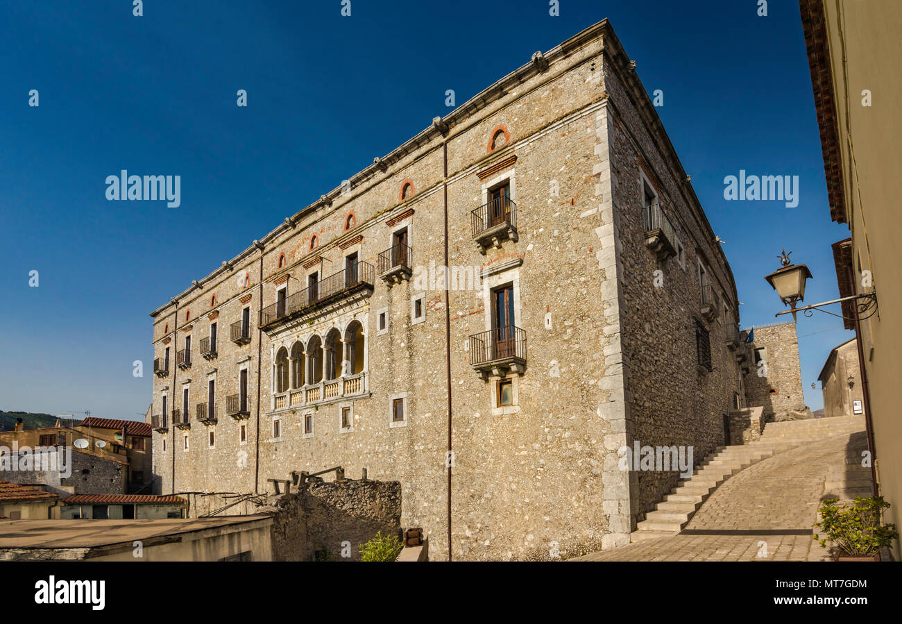 Italian renaissance style palazzo hi-res stock photography and images ...