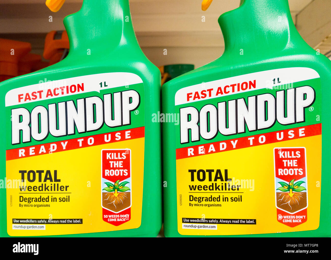 Roundup weedkiller hi-res stock photography and images - Alamy