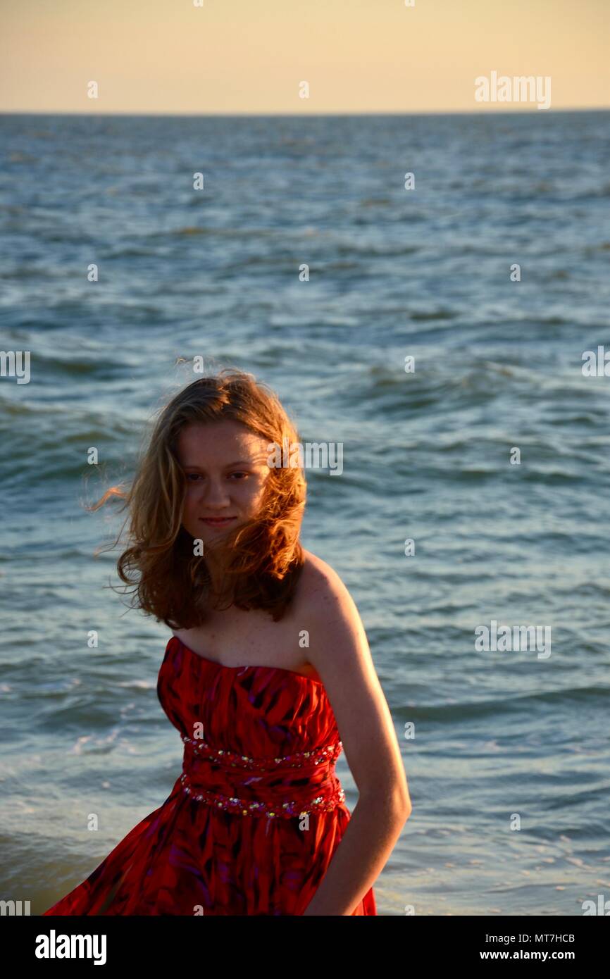 Women at beaches hi-res stock photography and images - Alamy