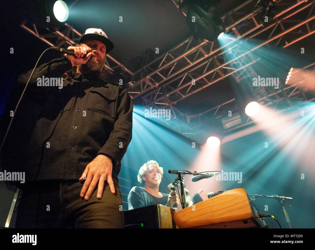 REEF -on stage at the Liquid Rooms Edinburgh Scotland : Photo Credit ...