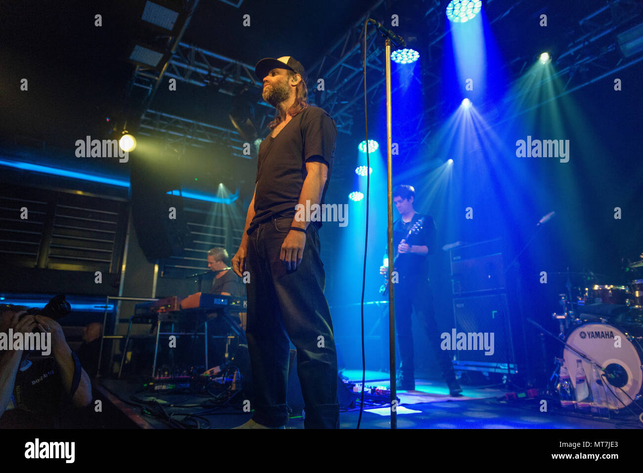 REEF -on stage at the Liquid Rooms Edinburgh Scotland : Photo Credit ...