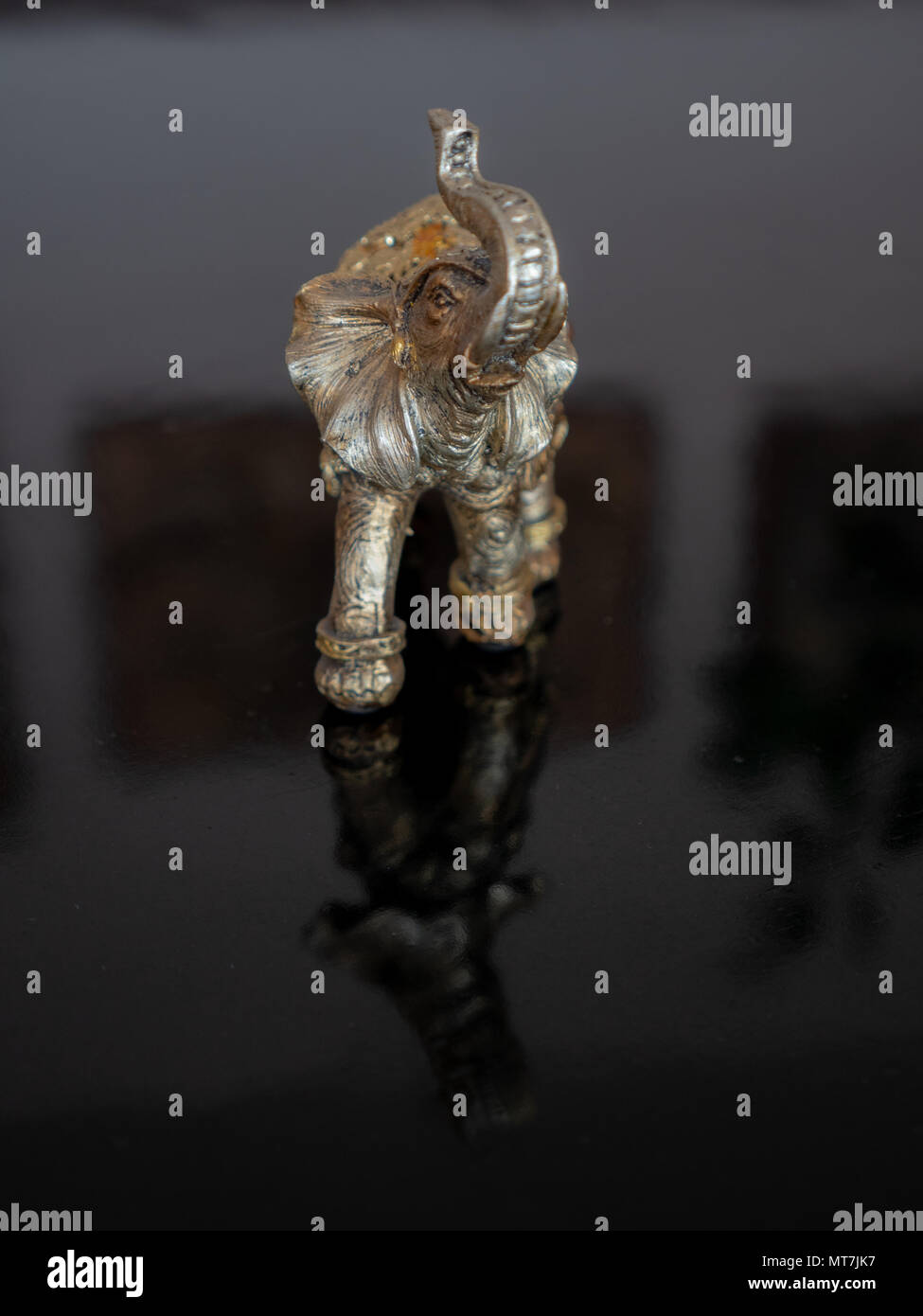 craft metal elephant Stock Photo - Alamy