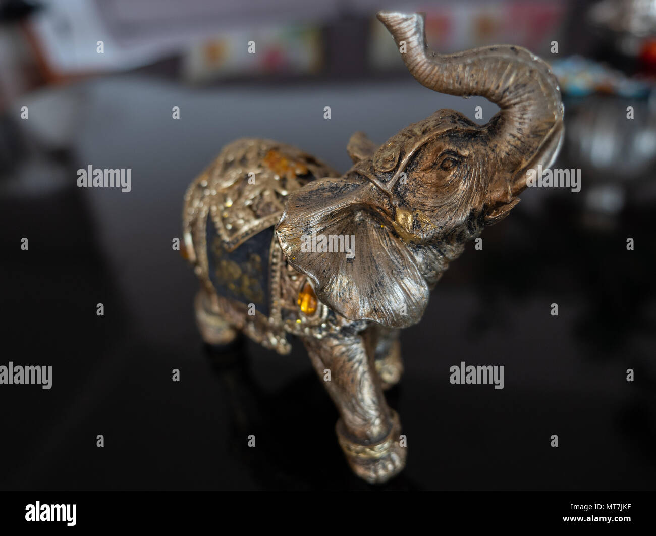 craft metal elephant Stock Photo - Alamy