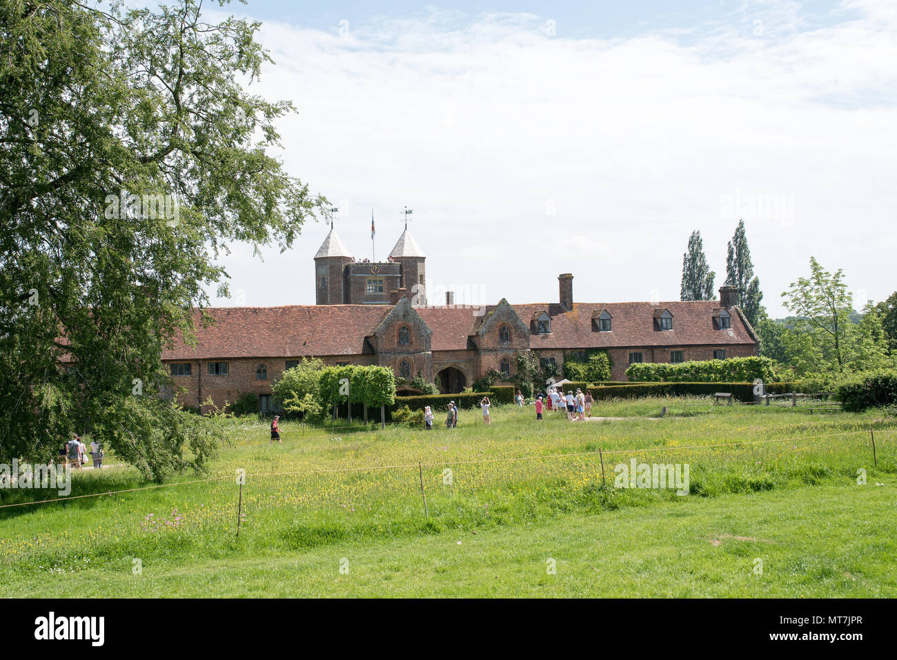 Formal garden sissinghurst hi-res stock photography and images - Alamy