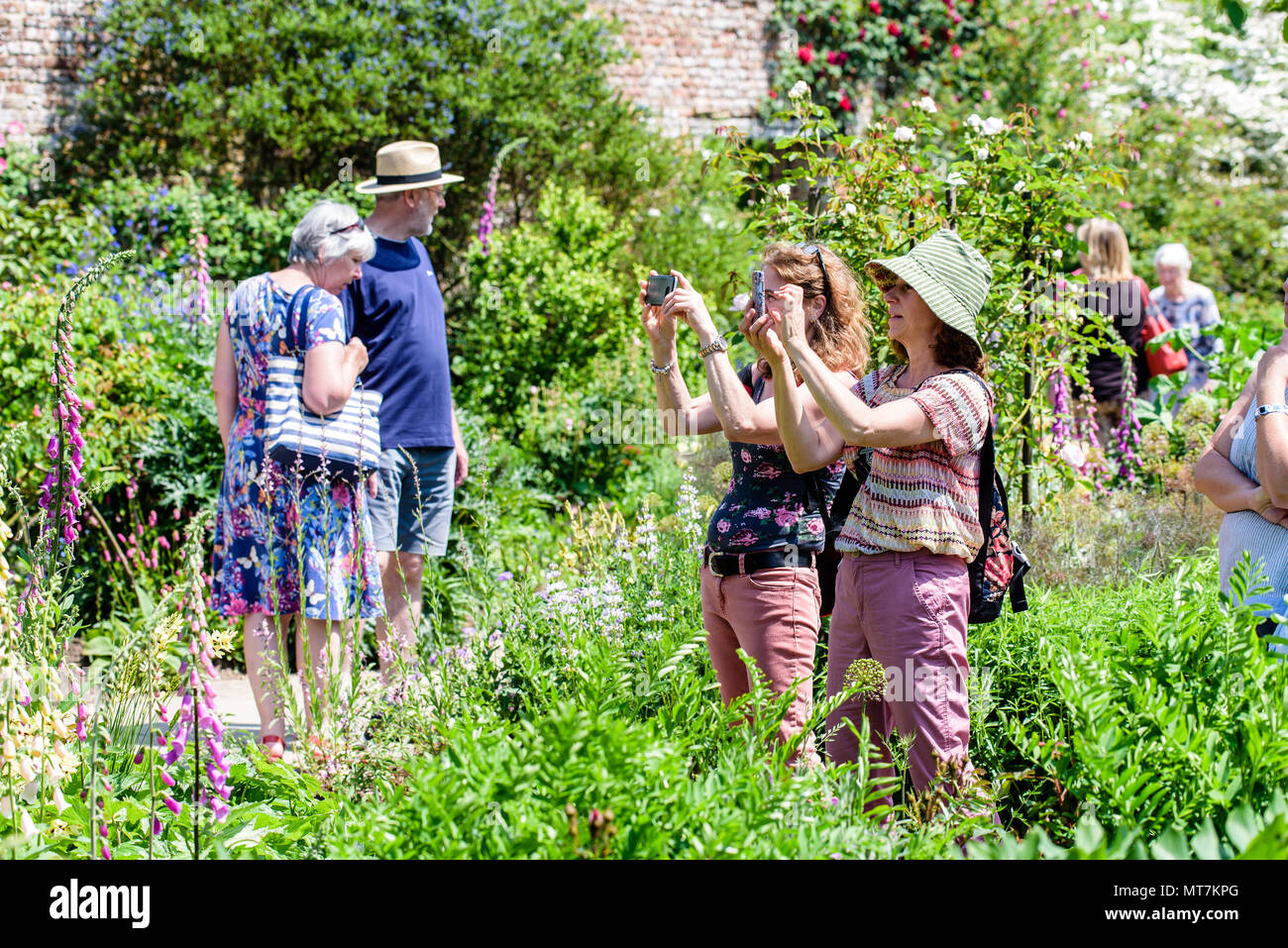 People enjoying countryside Stock Photo - Alamy