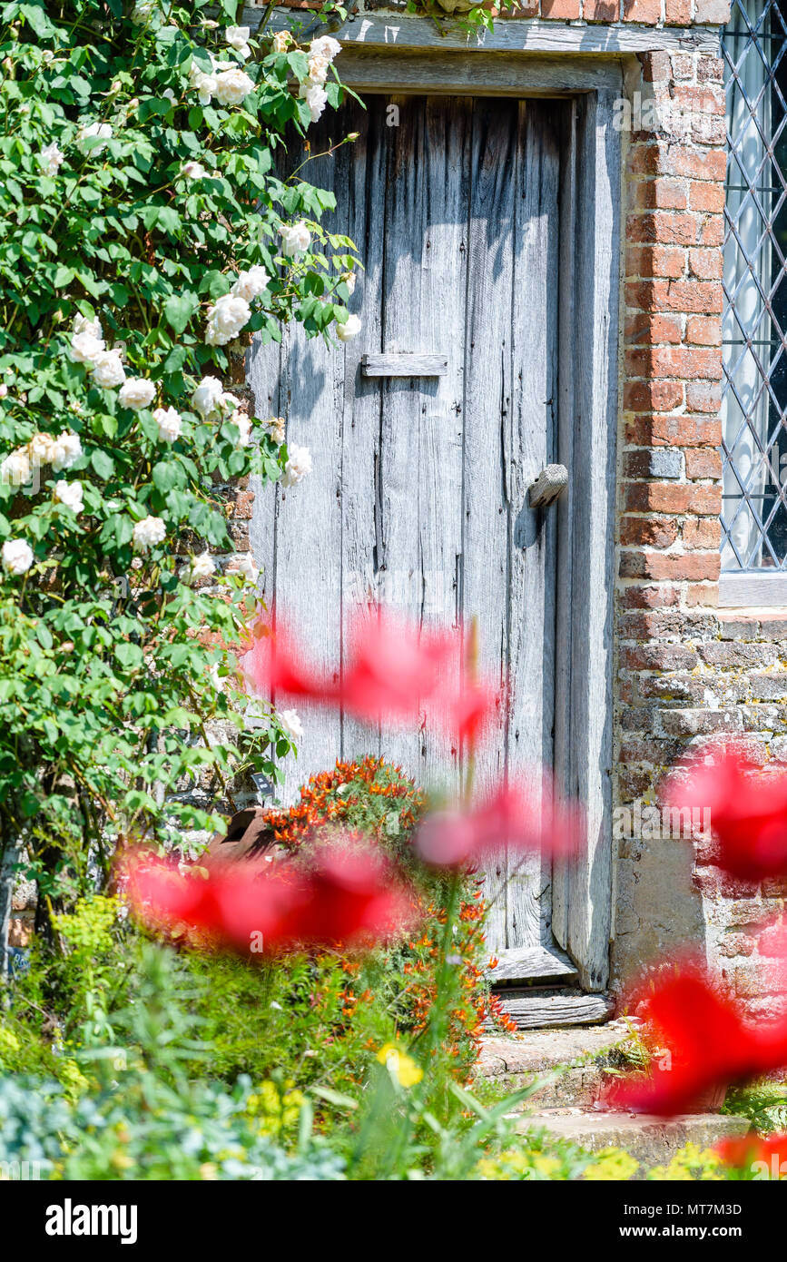 Entrance to sissinghurst hi-res stock photography and images - Alamy