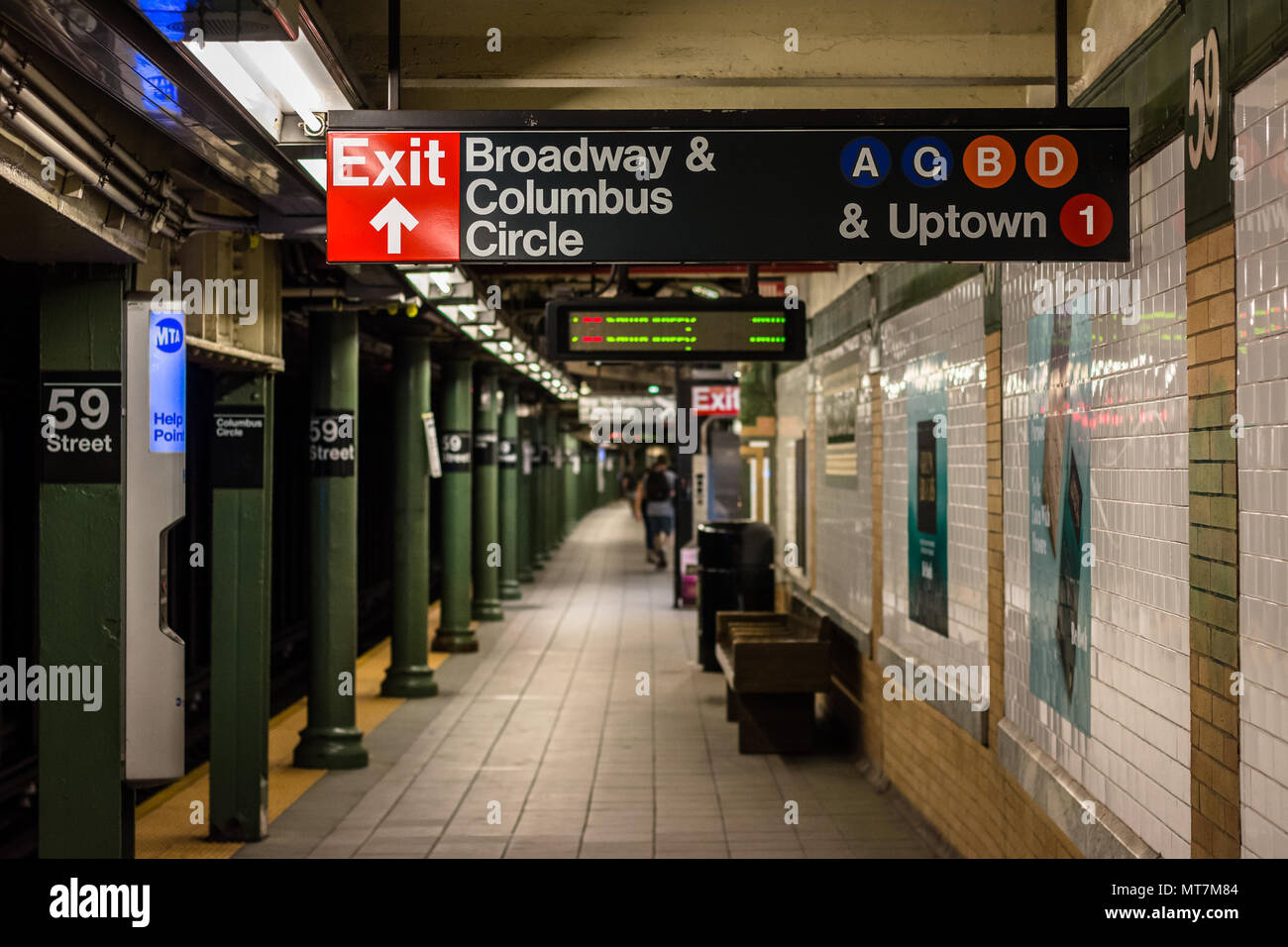 Platform at the Columbus Circle subway station in New York City Stock ...