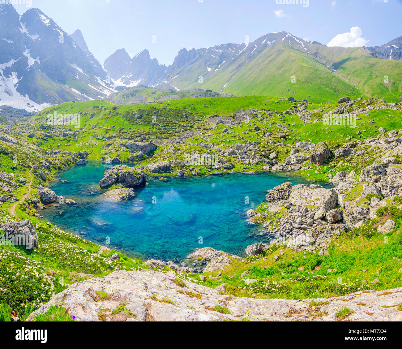 Blue Lake in Roshka - Chauki mountain valley, Georgia Stock Photo - Alamy