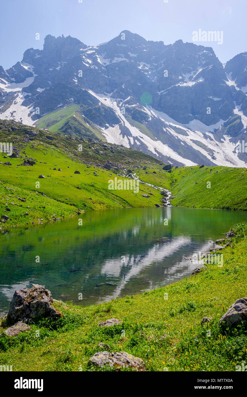 Green Lake in Roshka - Chauki mountain valley, Georgia Stock Photo - Alamy