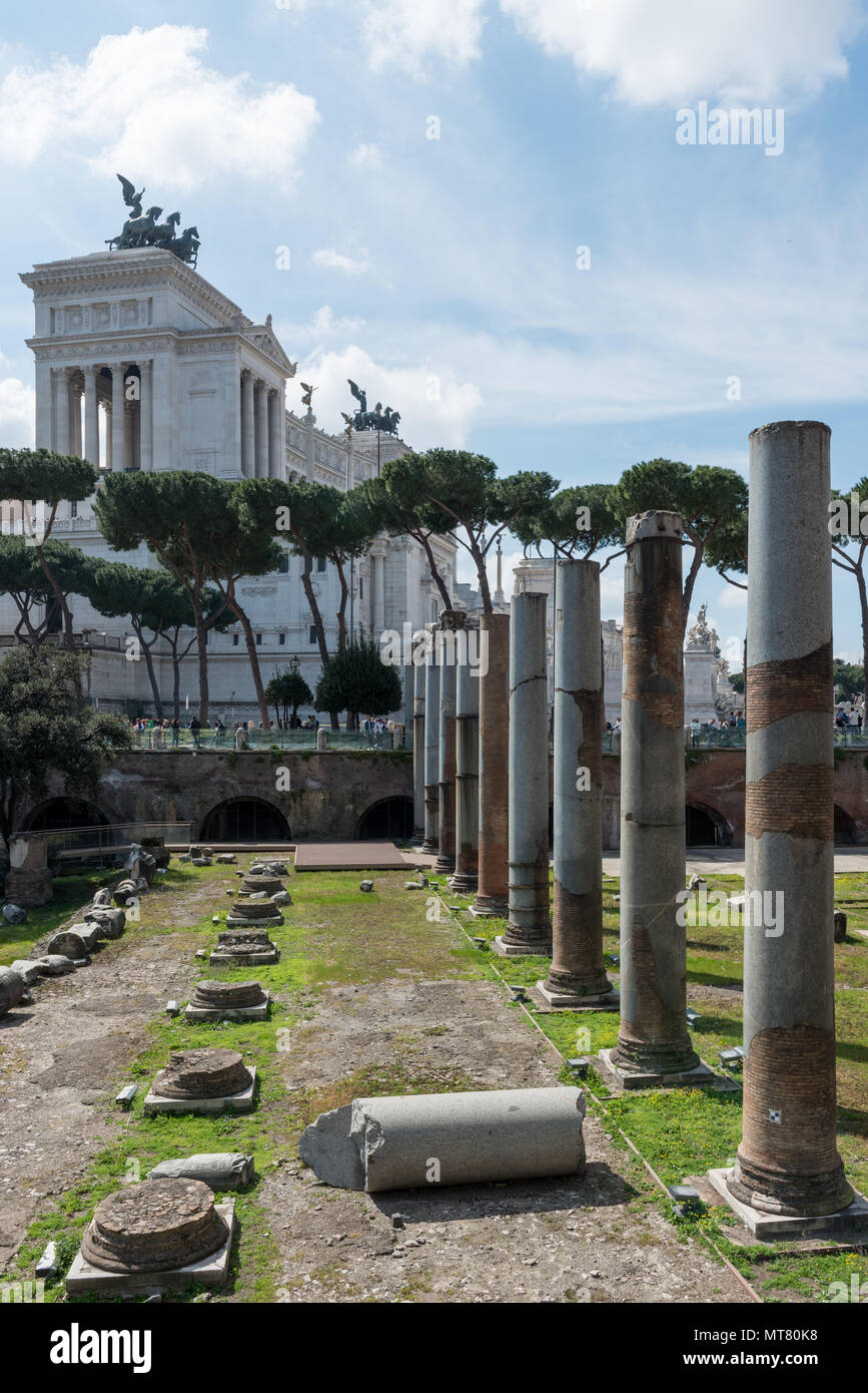 Pilars rome hi-res stock photography and images - Alamy