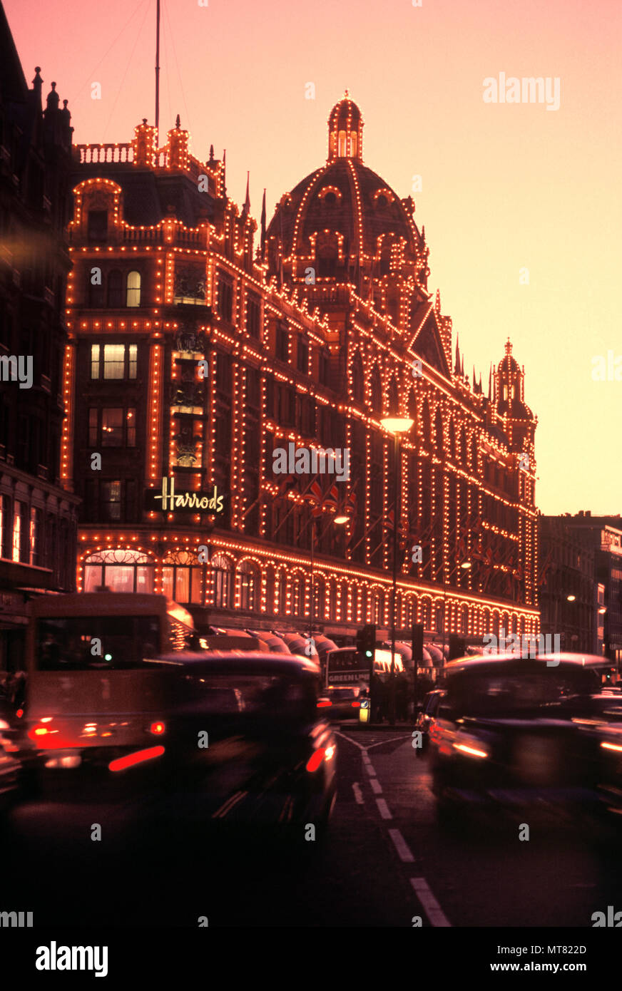 Harrods store vintage hi-res stock photography and images - Alamy