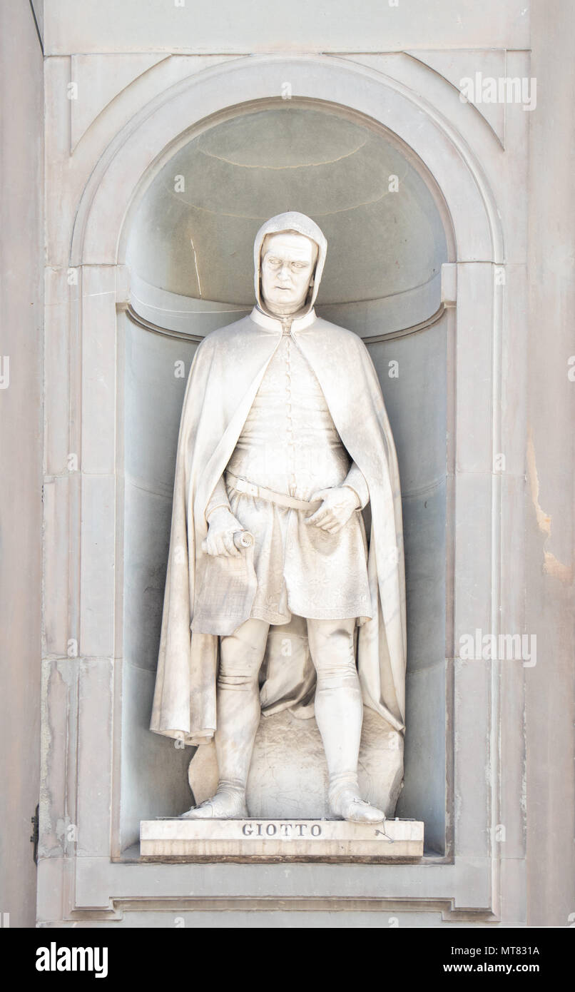 Statue of Giotto, on the facade of the Uffizi gallery. Florence ...