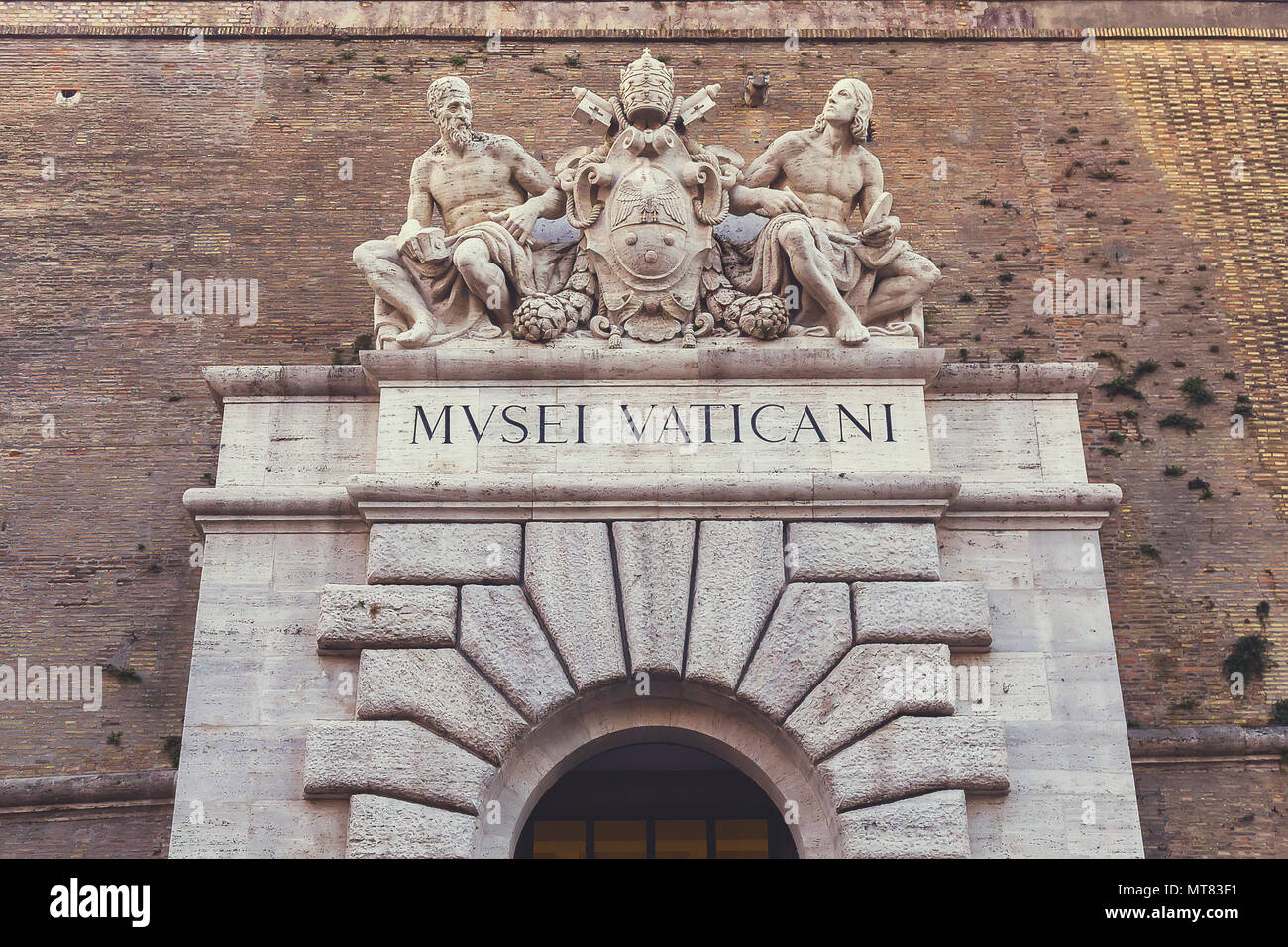 Entrance vatican museums vatican city hi-res stock photography and ...