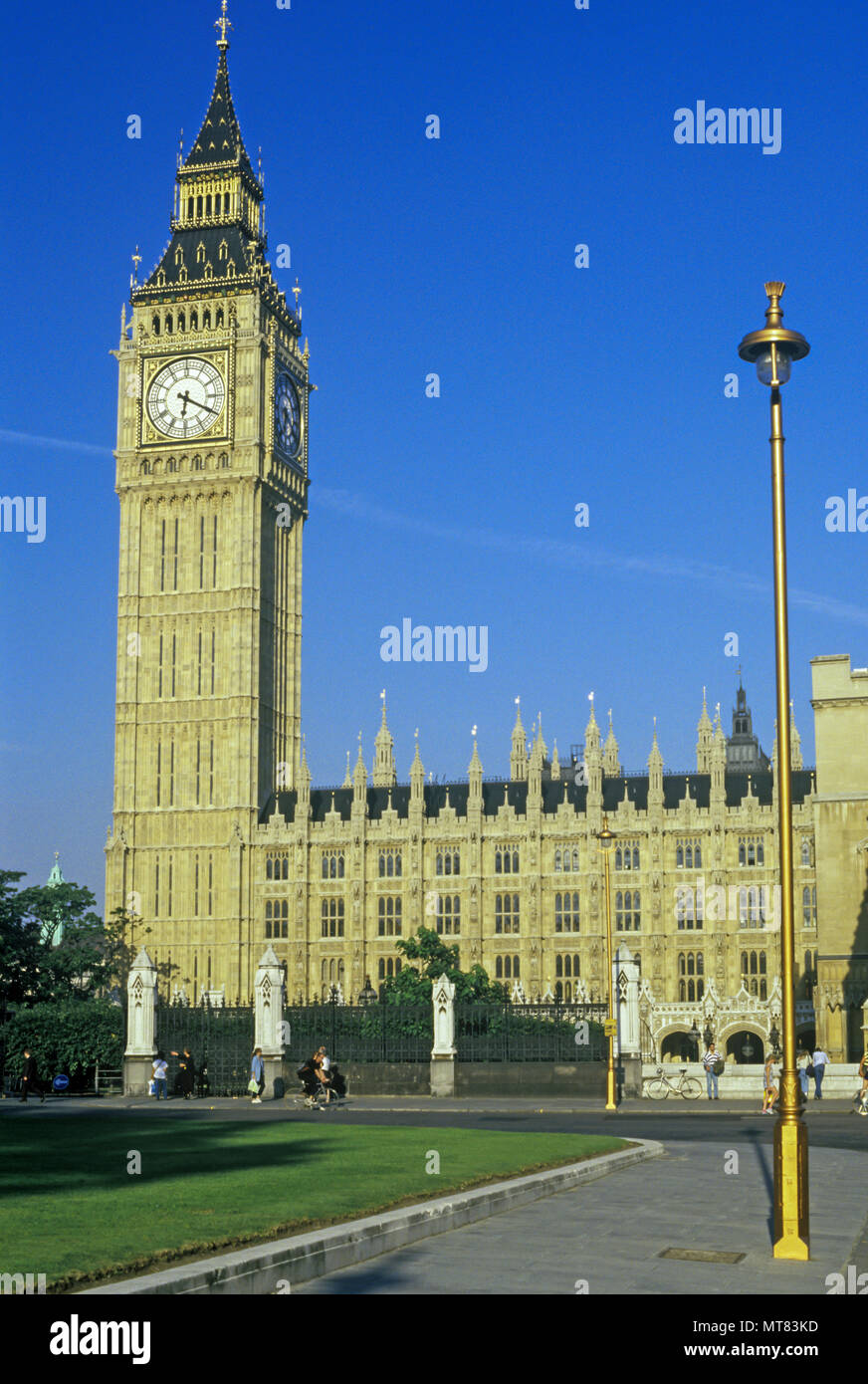 Times square of london hi-res stock photography and images - Alamy