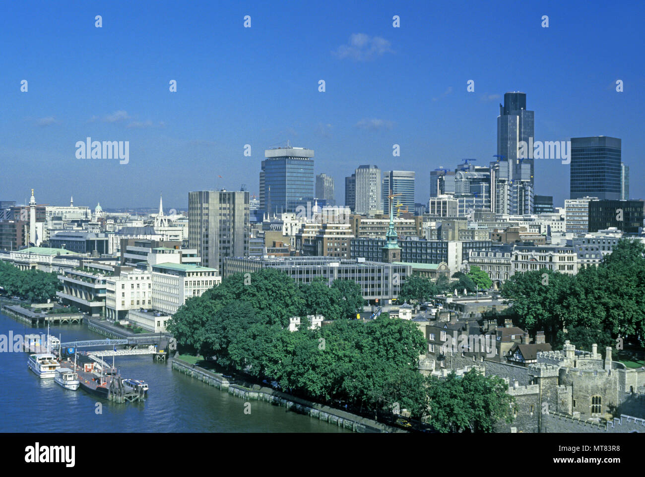 1980s london skyline hi-res stock photography and images - Alamy