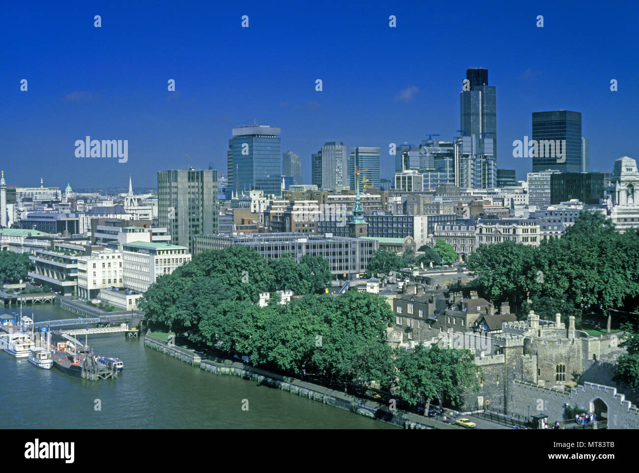 1980s london skyline hi-res stock photography and images - Alamy