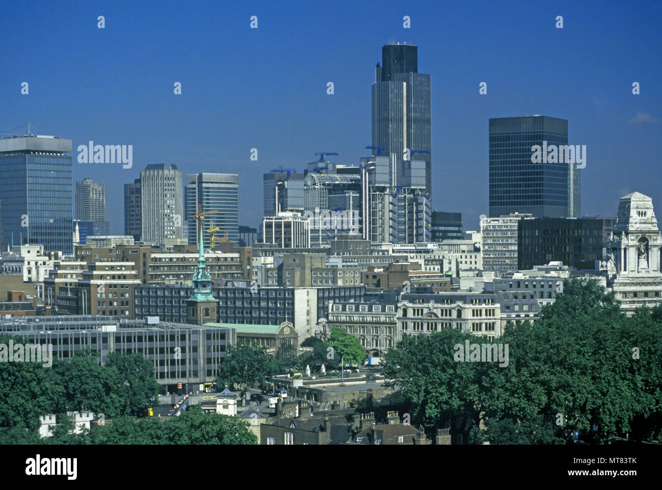 Vintage london skyline hi-res stock photography and images - Alamy
