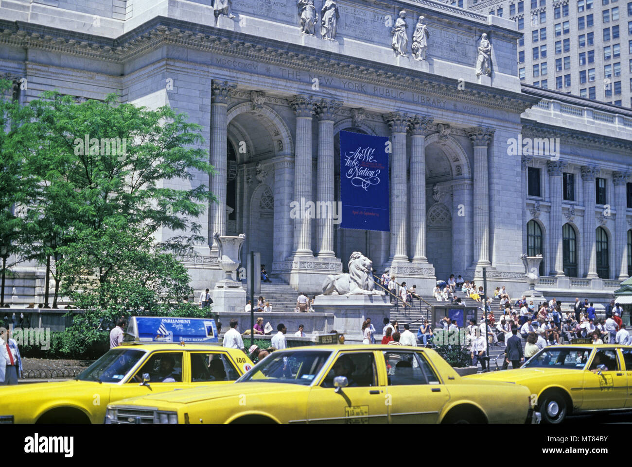 1988 HISTORICAL YELLOW CHEVROLET IMPALA TAXI CABS (©GENERAL MOTORS CORP ...