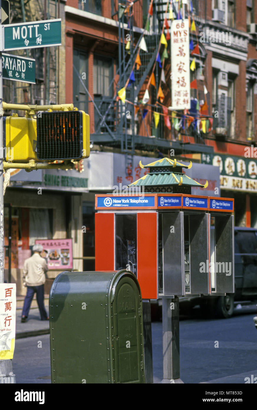 1988 HISTORICAL TELEPHONE KIOSKS (©BELL NEW YORK TELEPHONE CO 1982 ...