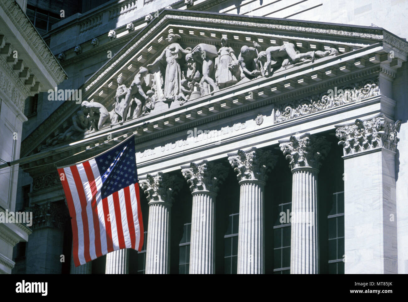 Nyse 1980s hi-res stock photography and images - Alamy
