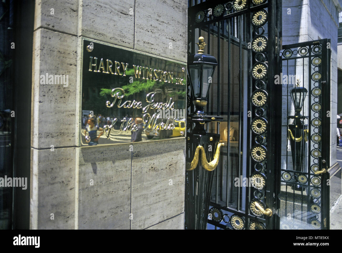 1988 HISTORICAL HARRY WINSTON STORE SHOP FRONT FIFTH AVENUE MANHATTAN ...