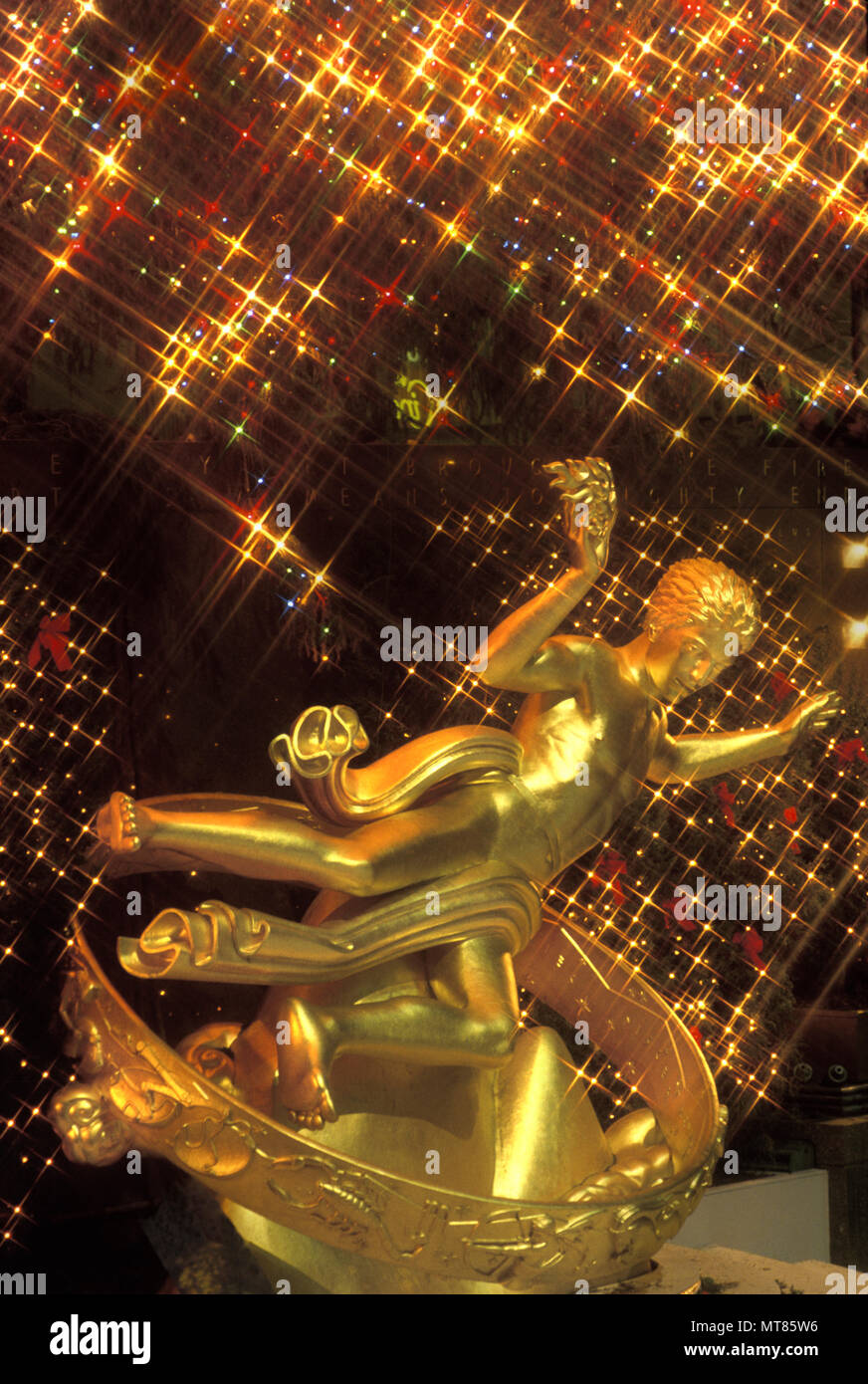 1988 HISTORICAL CHRISTMAS LIGHTS PROMETHEUS STATUE ROCKEFELLER CENTER ...