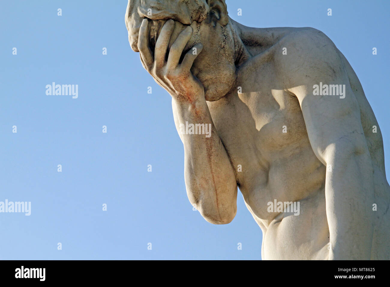 Facepalm statue hi-res stock photography and images - Alamy